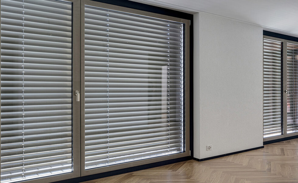 Solomatic II External Venetian Blinds - Versatile Sun Protection ...